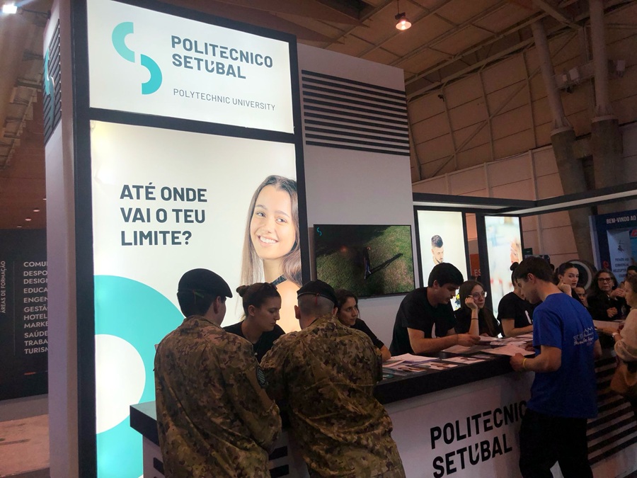 Os estudantes apresentam o Politécnico de Setúbal na Futurália
